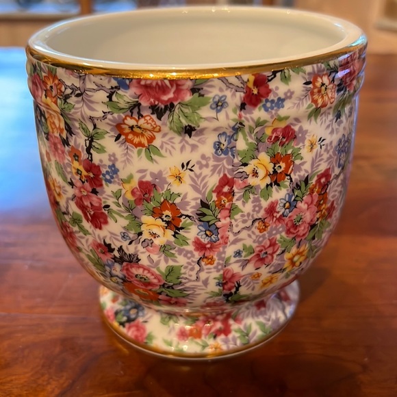 Two's Company | Accents | Floral Pot With Gold Rim | Poshmark